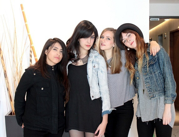 メキシコのガールズバンド「Ruido Rosa」Alis Emersonさんの「Elevator Girl」ドラムカバー | BABYMETALです